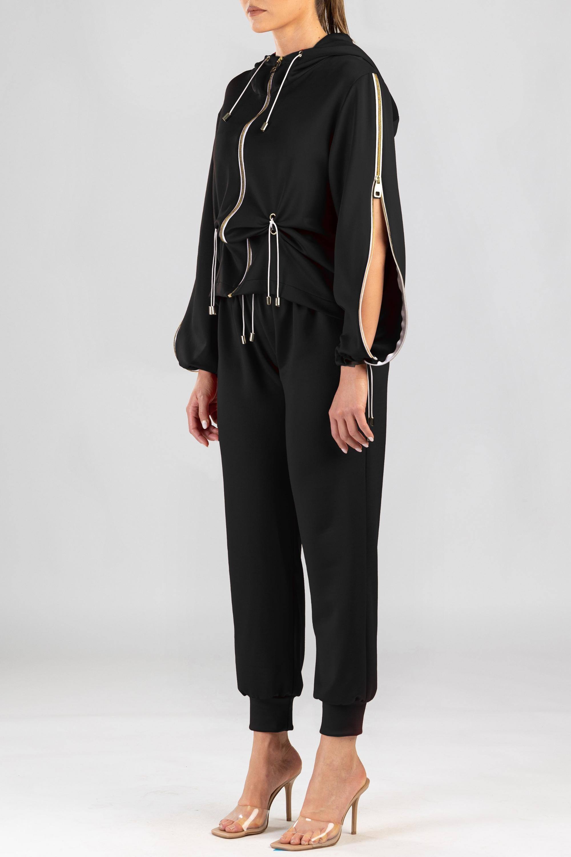 Stylish and Sustainable Women's Luxury Tracksuits - Antoninias